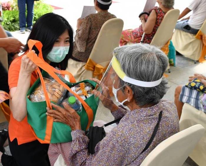 ผู้บริหารและจิตอาสา CSR SPIRIT กลุ่มการค้าระหว่างประเทศและกลุ่มธุรกิจพืชครบวงจร (ข้าวโพด) ร่วมใจ ...