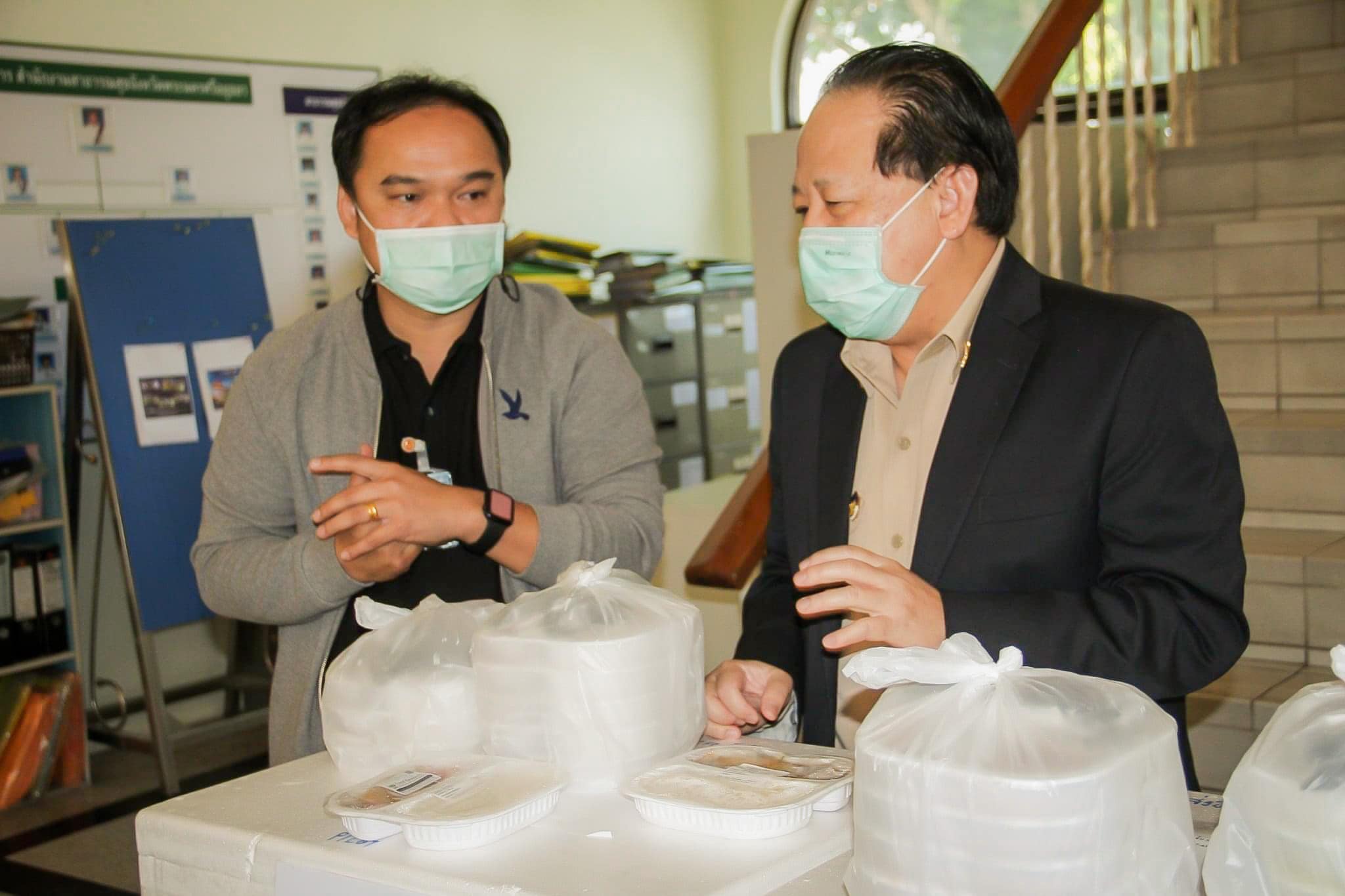 CPF RD CENTER ส่งอาหารจากใจ ให้บุคลากรทางการแพทย์-ผู้ป่วย รพ.แยกโรค จ. ...