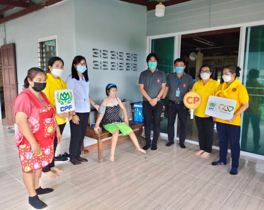 CPF โรงงานผลิตอาหารสัตว์บกหนองแค ผนึกพลัง ชุมชน มอบผลิตภัณฑ์ CP ช่วยผู้ป่วยติดเตียง-พิการ ฝ่าวิกฤต
