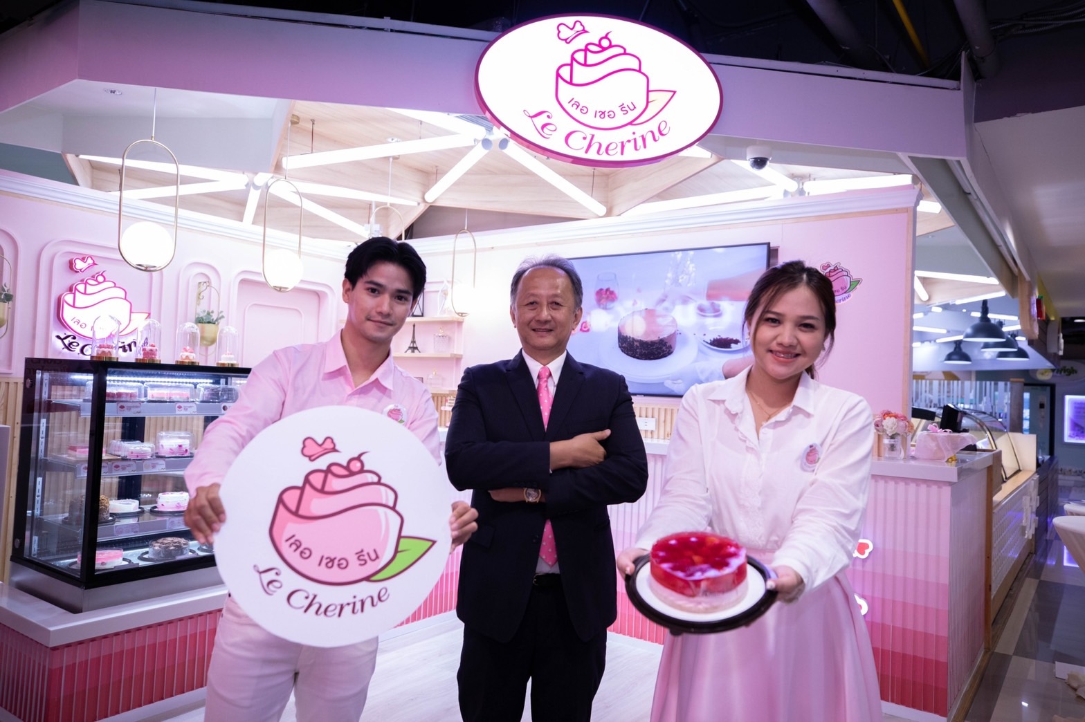 “Le Cherine” ดีเดย์ เปิดร้านอย่างเป็นทางการย่านสีลม กรุงเทพฯ พร้อมเปิดตัวเค้ก 6 รสชาติ ส่งมอบ ...