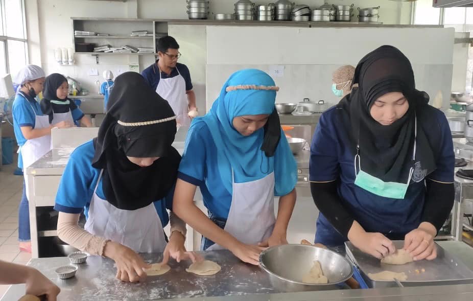 "CPF - ศูนย์ FLEC" พัฒนาทักษะชีวิตลูกหลานแรงงานประมงข้ามชาติ ปีที่ 4 สู่ความมั่นคงด้านอาหารและ ...