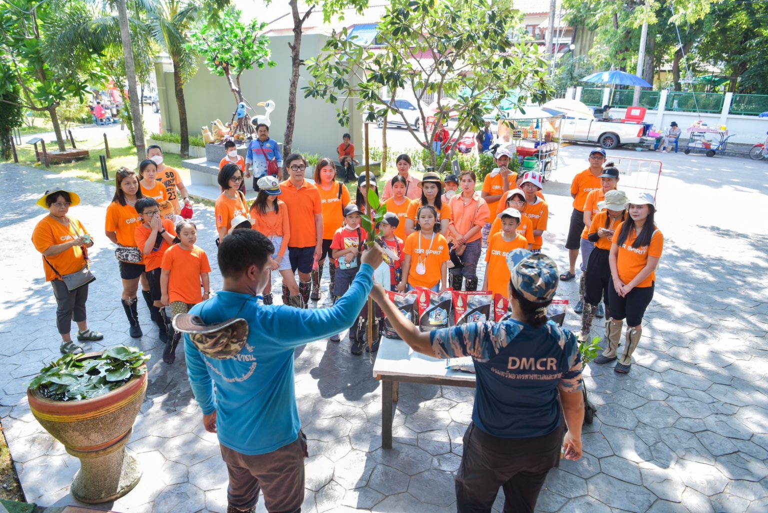 กลุ่มธุรกิจพืชครบวงจร ข้าว ขนส่งและบริการ ชวนพนักงานและครอบครัว CSR SPIRIT จิตอาสา รวมพลังปลูก ...