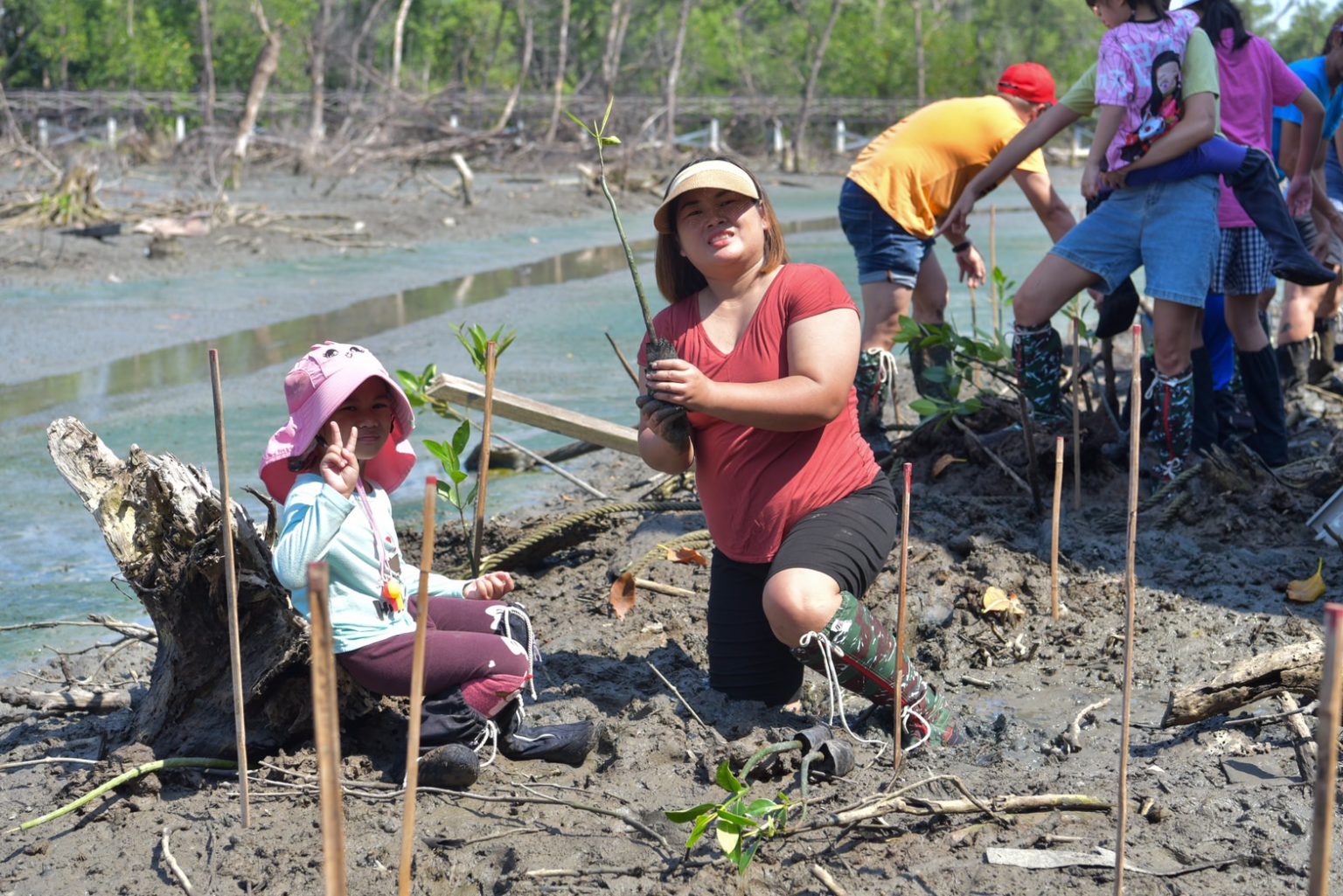 กลุ่มธุรกิจพืชครบวงจร ข้าว ขนส่งและบริการ ชวนพนักงานและครอบครัว CSR SPIRIT จิตอาสา รวมพลังปลูก ...