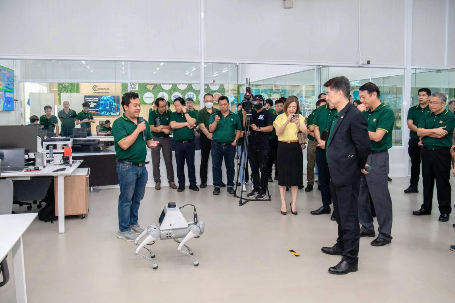 ‘CEO ซีพีเอฟ’ ชมเทคโนโลยี-นวัตกรรม "ศูนย์ความเป็นเลิศด้านวิศวกรรม หนอง ...